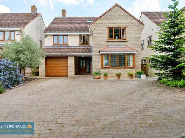 4 Bedroom Property