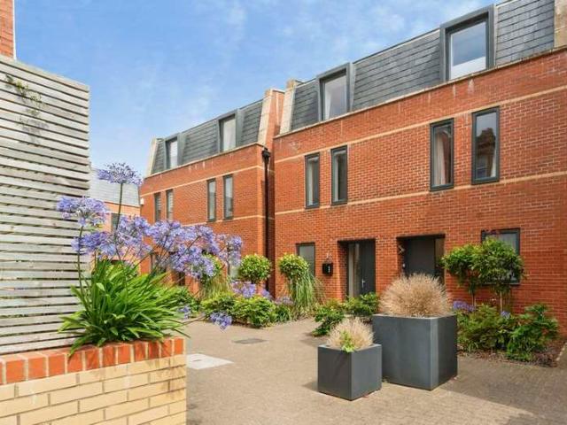 4 Bedroom Property