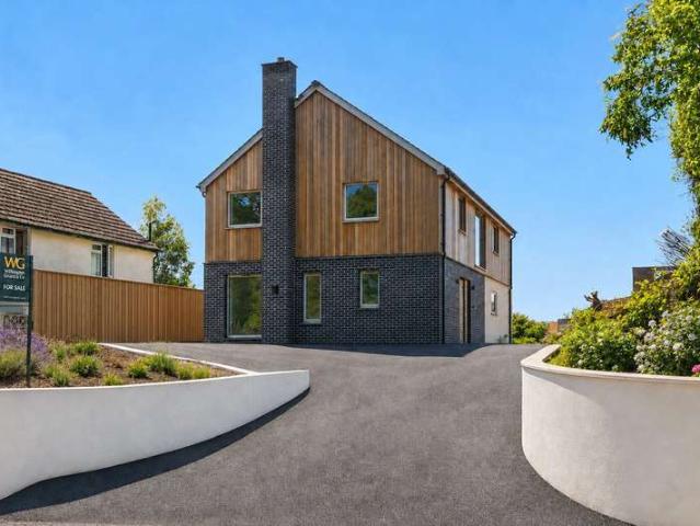 4 Bedroom Property