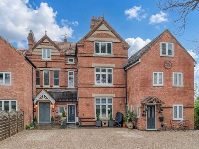 4 Bedroom Property