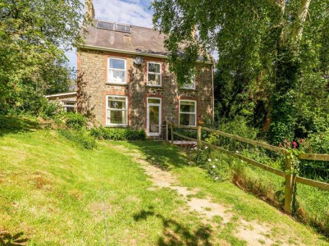 4 Bedroom Property