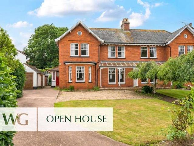 4 Bedroom Property