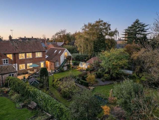 4 Bedroom Property