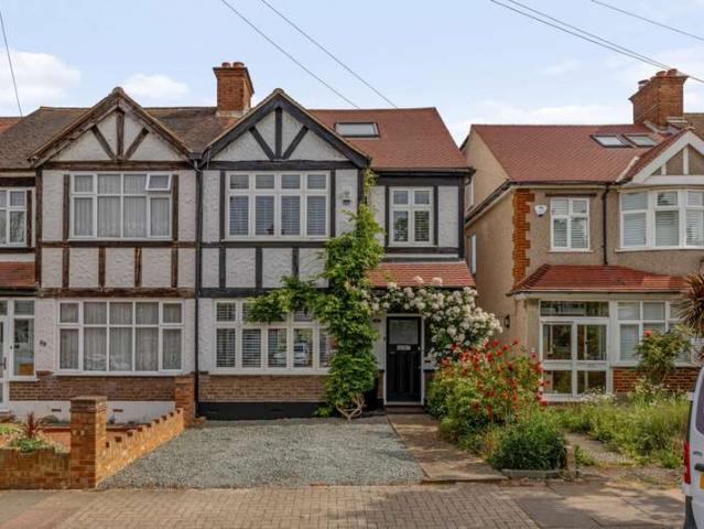 4 Bedroom Property