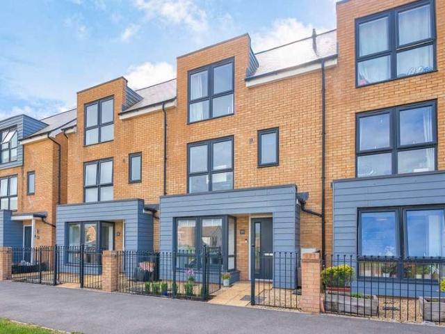 4 Bedroom Property