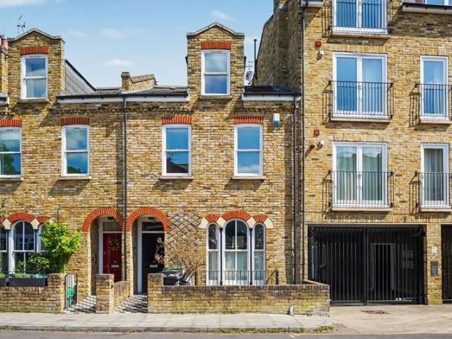 4 Bedroom Property
