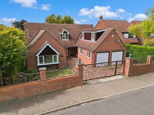 4 Bedroom Property