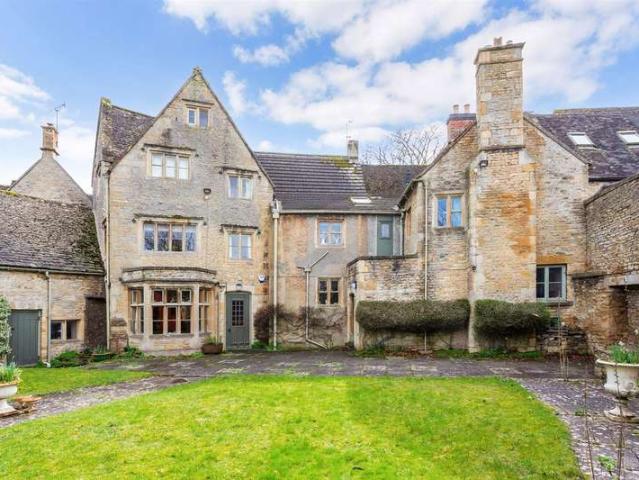 4 Bedroom Property