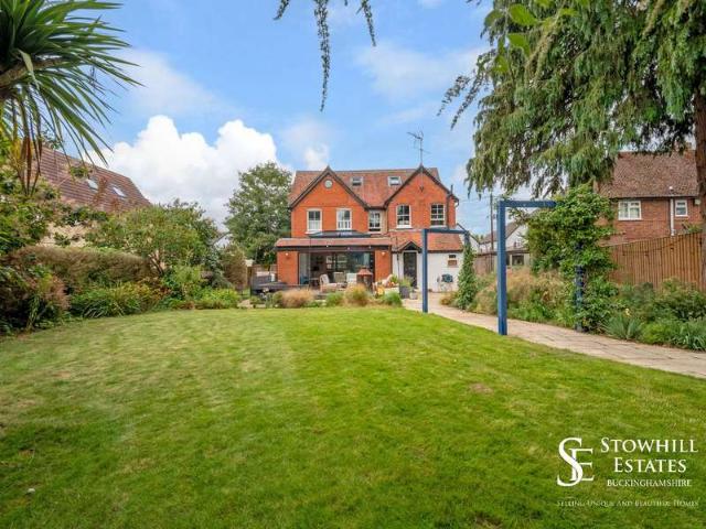 4 Bedroom Property