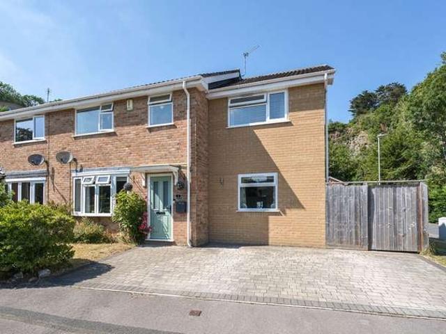 4 Bedroom Property
