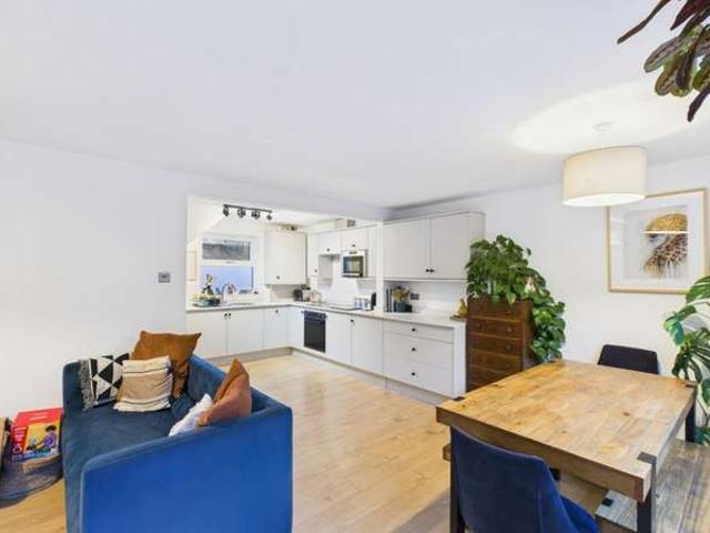 4 Bedroom Property