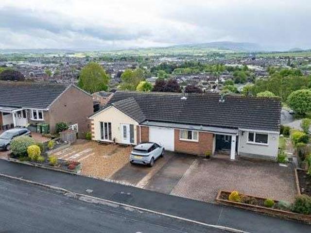 4 Bedroom Property