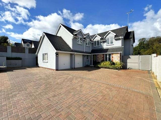 4 Bedroom Property