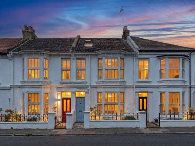 4 Bedroom Property