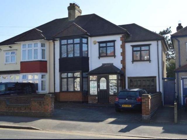 4 Bedroom Property