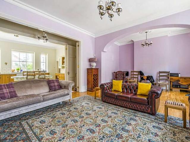4 Bedroom Property