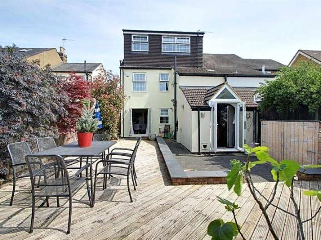 4 Bedroom Property