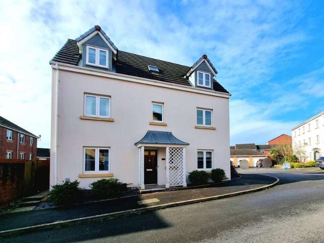 4 Bedroom Property