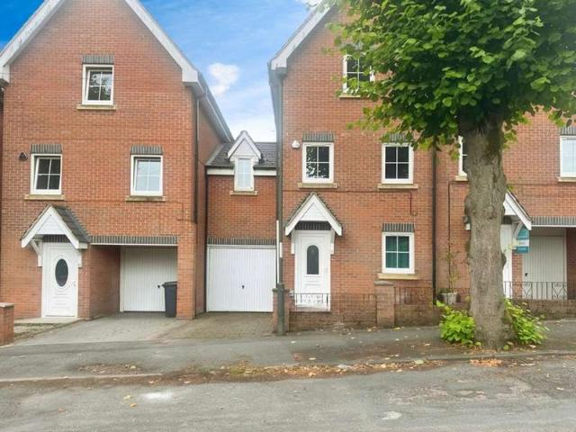 4 Bedroom Property