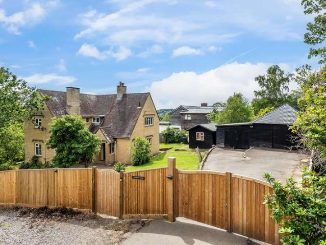 4 Bedroom Property