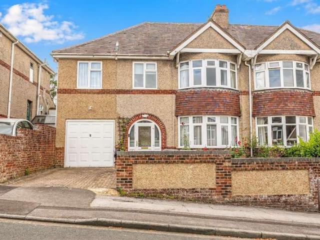 4 Bedroom Property