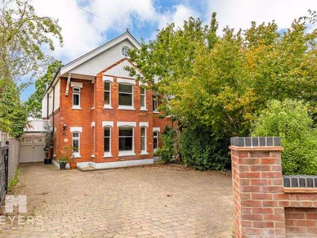 4 Bedroom Property