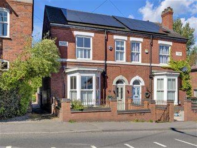 4 Bedroom Semi Detached House