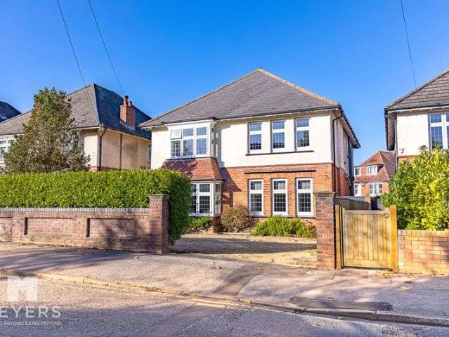 4 Bedroom Property