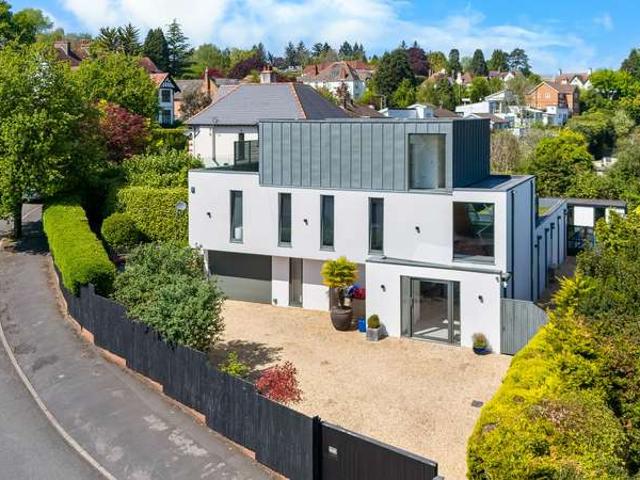 4 Bedroom Property