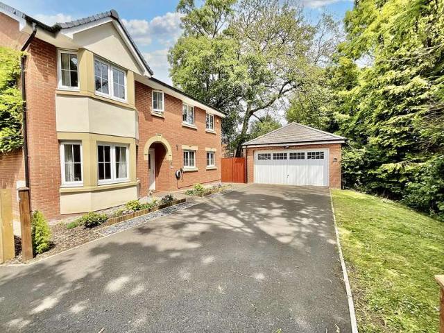 4 Bedroom Property