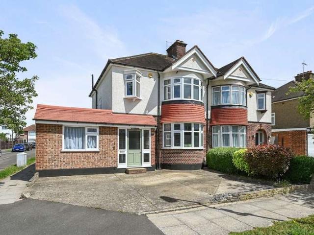 4 Bedroom Property