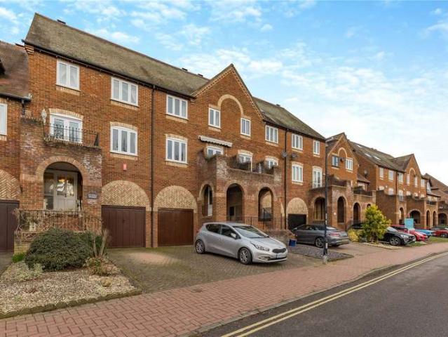 4 Bedroom Property