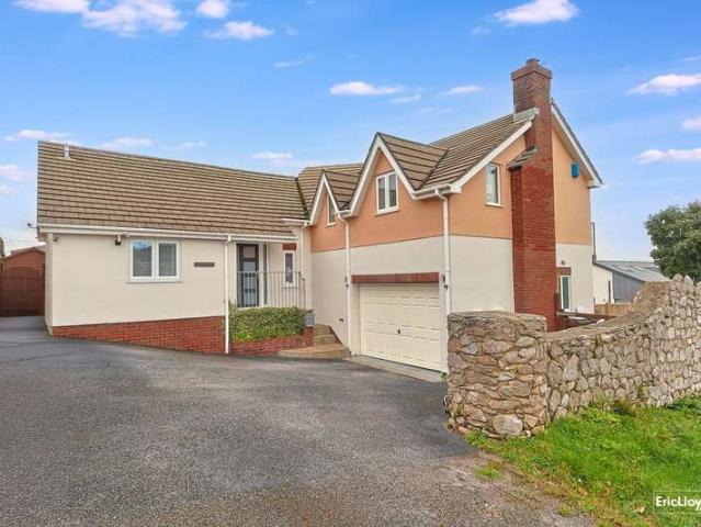 4 Bedroom Property