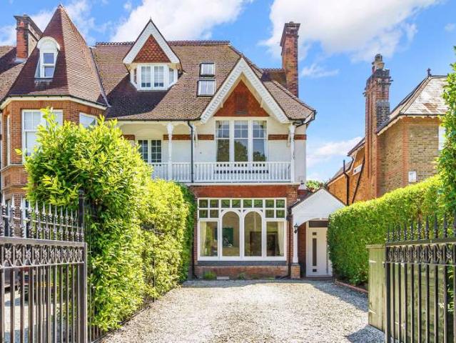 4 Bedroom Property