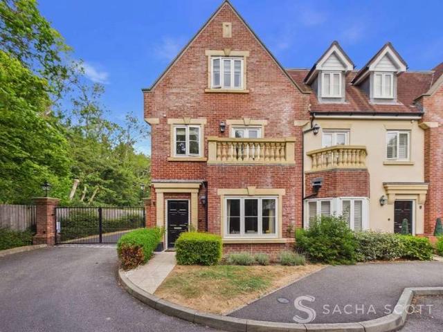 4 Bedroom Property