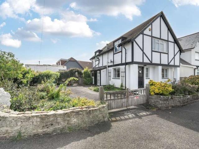4 Bedroom Property