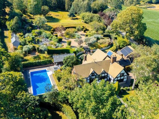 4 Bedroom Property