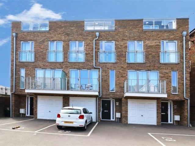 4 Bedroom Property