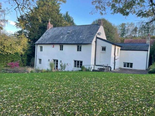 4 Bedroom Property