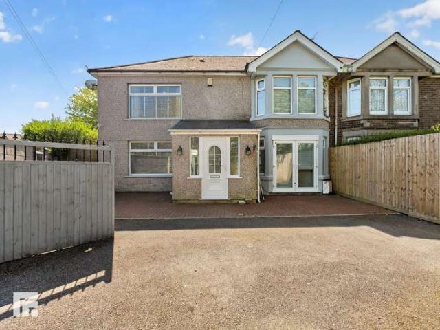 4 Bedroom Property
