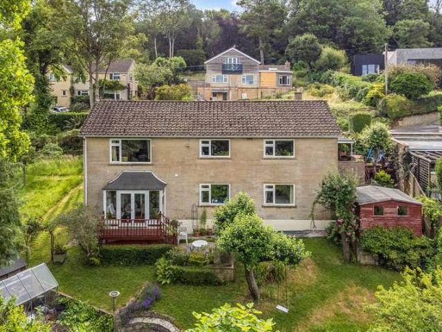4 Bedroom Property