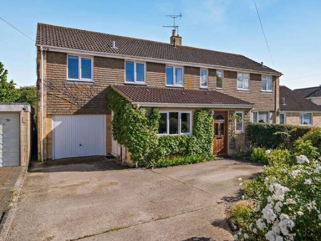4 Bedroom Property