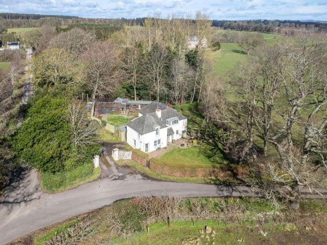 4 Bedroom Property