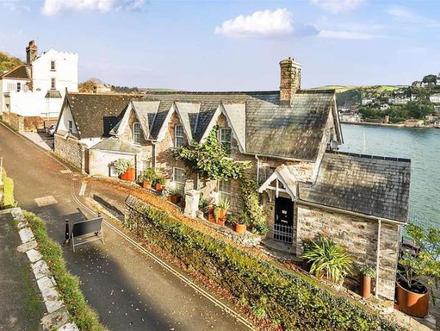 4 Bedroom Property