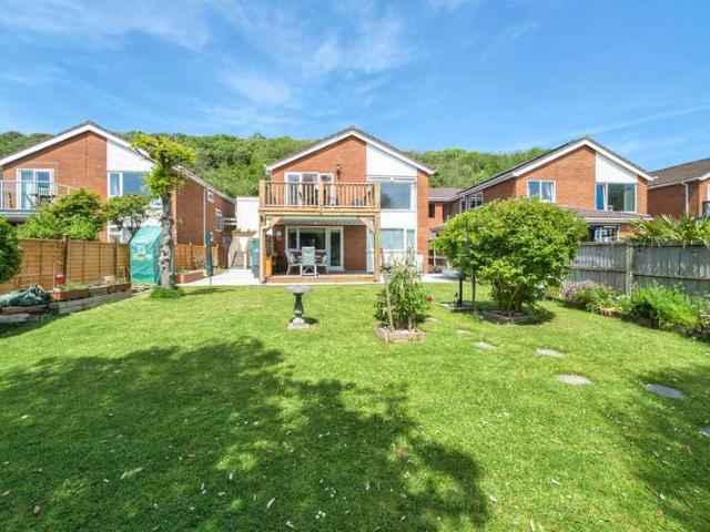 4 Bedroom Property