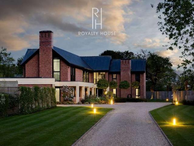 4 Bedroom Property