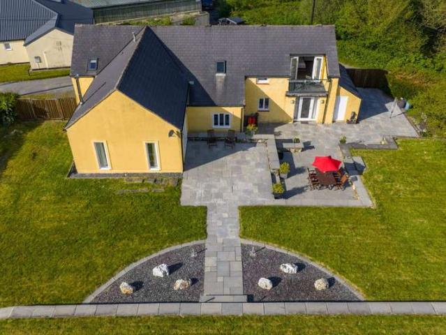 4 Bedroom Property