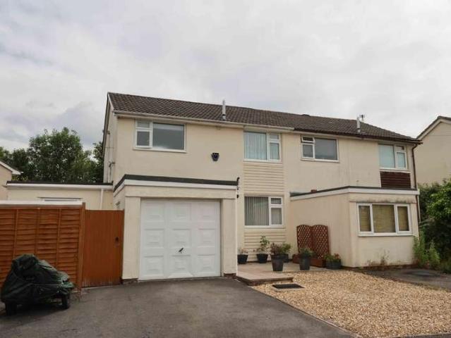 4 Bedroom Property