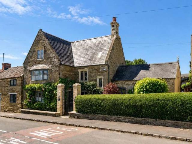 4 Bedroom Property