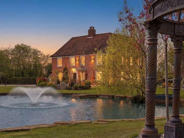 4 Bedroom Property
